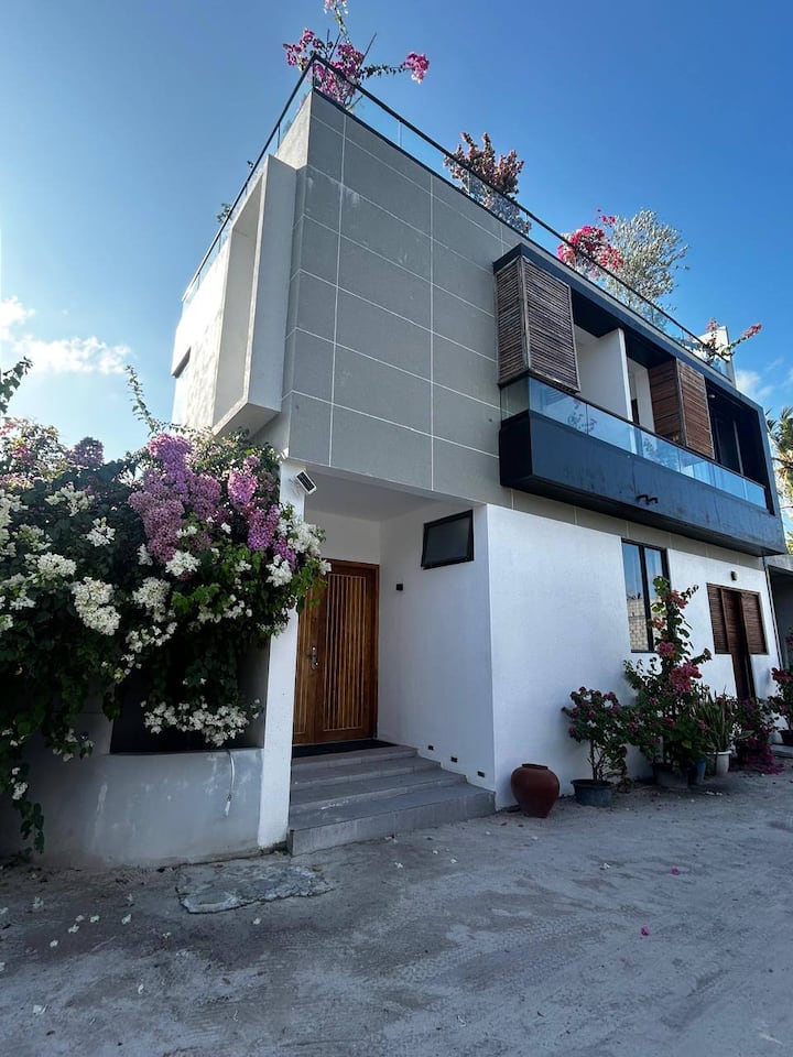 Unwind Dhigurah By Empress - Maldives