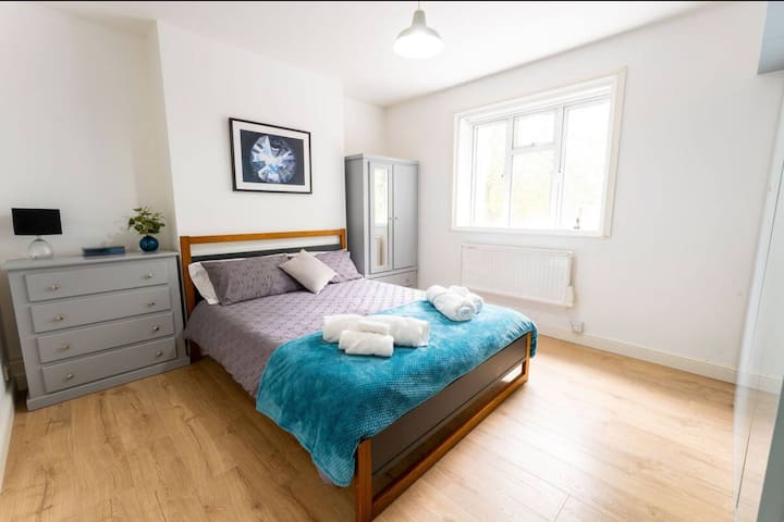 Clean Fresh Airy Central London 4 Bed Apartment - Londra