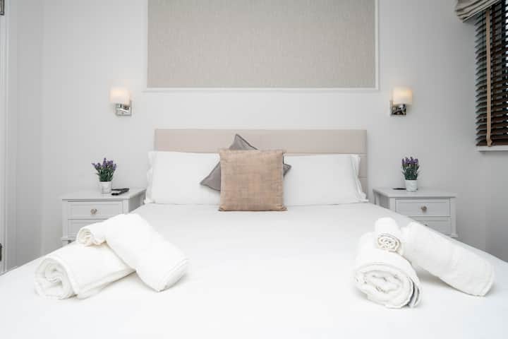 Spacious Two Bedroom Duplex | Howburn Residence - Aberdeen