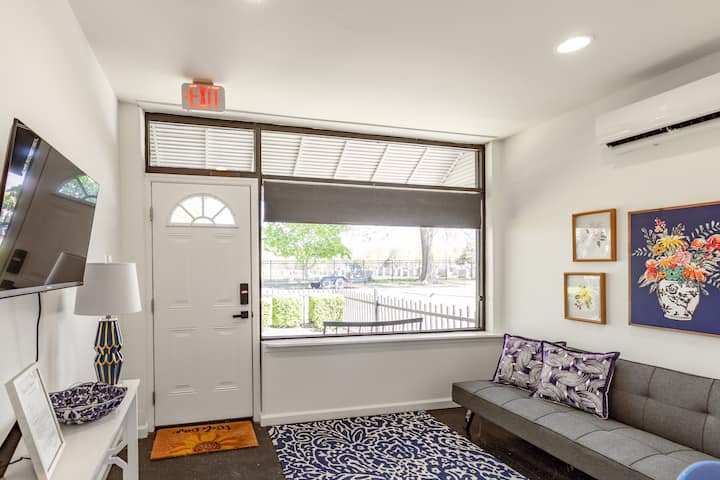 Charming 1 Bedroom Unit With Off Street Parking - Richmond, VA