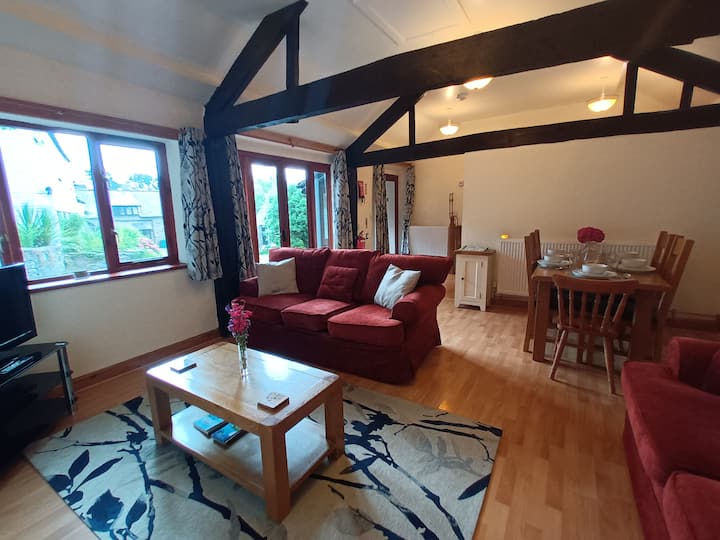 Free Wifi: Animal Experiences: Games Room: Parking - Angleterre