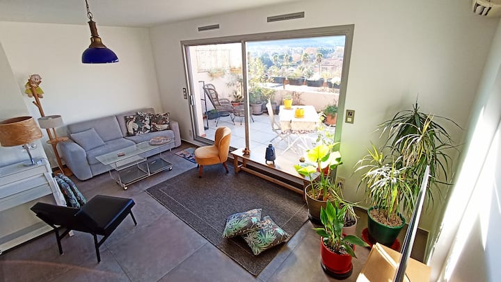 Proche De La Cité Médiévale Et Des Activités ! - Plage de Hyères