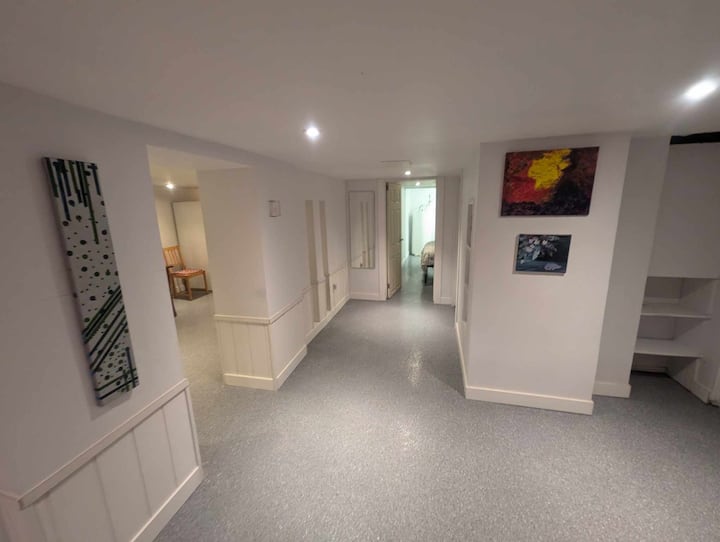Lovely One Bedroom Apartment Near Metro Cartier - Laval