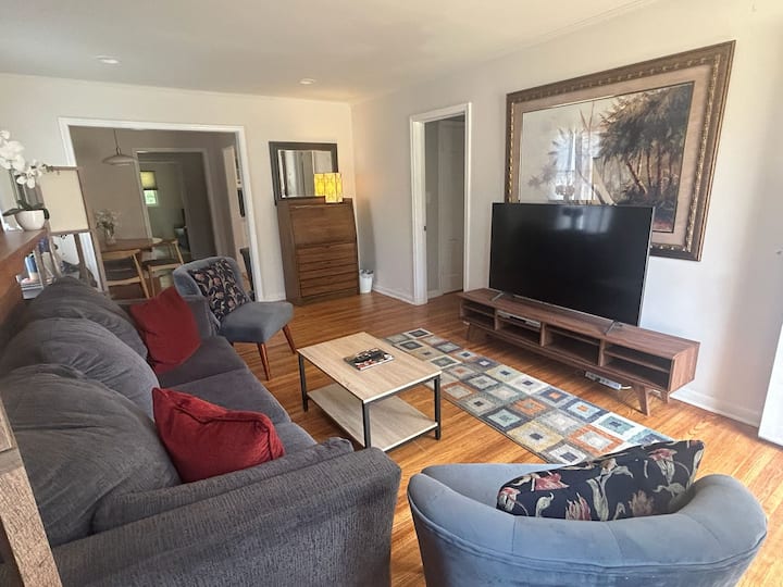 The Lounge! (Walk To The Expo) - Tulsa, OK