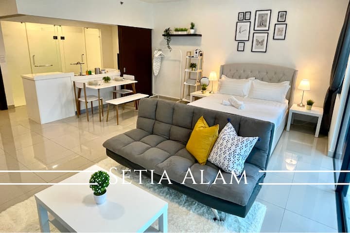 【Modern Design】lovely Suite, Big Projector - Setia Alam