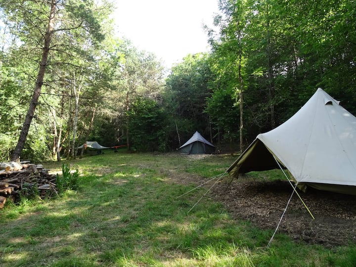 Le Bivouac Du Moulin, Clairière Et Rivière Sauvage - Mens