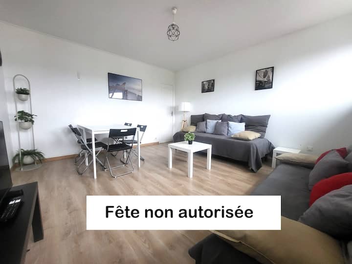 L2 Appartement Avec 5 Lits Lits + Parking Privé - Maurepas