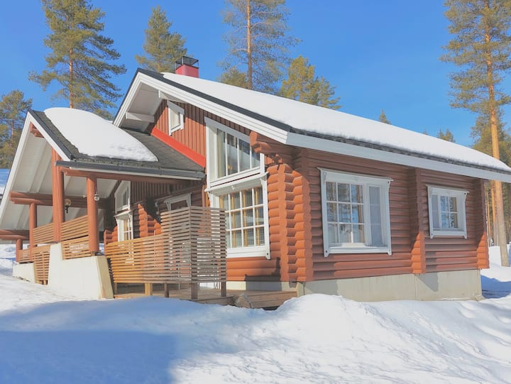 A Log Cabin On The Shore Of Pielinen In Koli - Finland