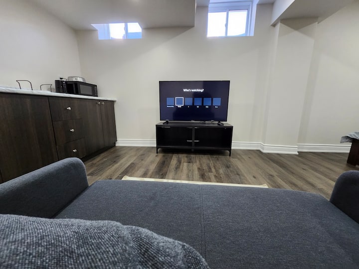 Lovely Studio - Brampton