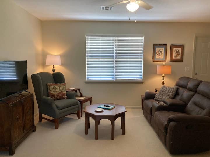 Pecan Hill:
Clean, Convenient, And Private - Sequoyah, Hulbert