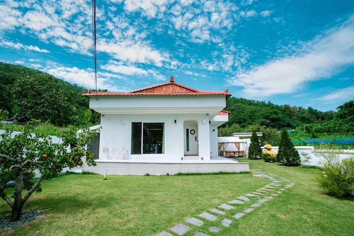 바베큐 및 자쿠지 무료/신축 독채 감성숙소/황리단길 자차 5분/주차 3대 - Gyeongju-si