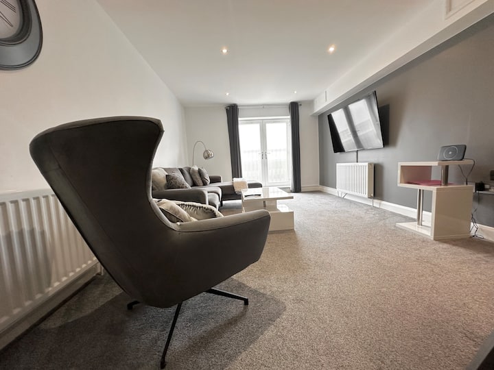 Silver Bay Apartment - Central | Private Parking - Cleethorpes