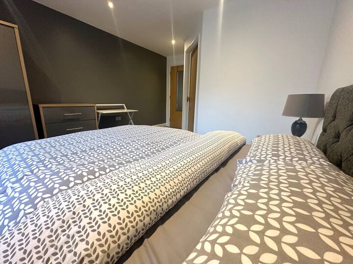 Silver Bay Apartment - Central / Private Parking - Cleethorpes