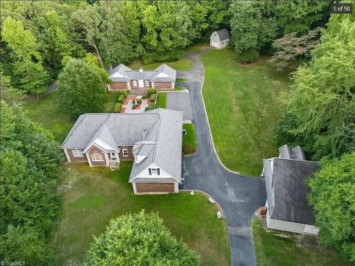Copeland Kingdom 3.5 Acre W/ 1/4 Mile Circle Drive - Greensboro, NC