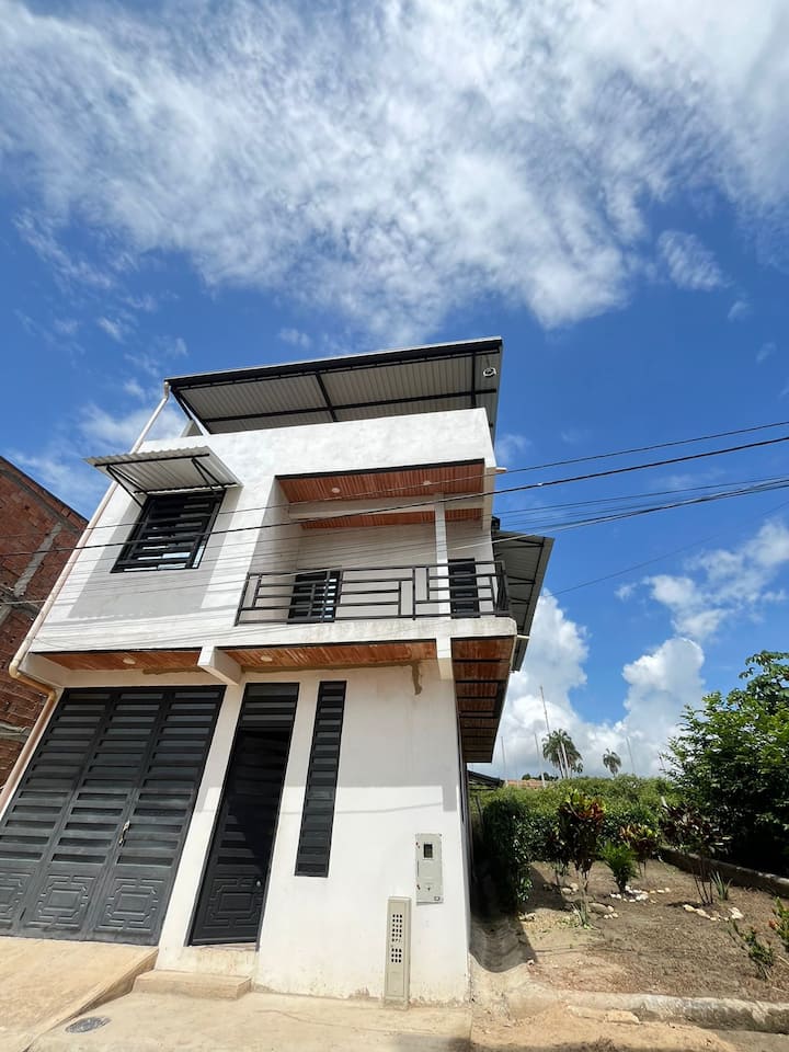 Hermosa Casa Con Piscina Y Terraza Cerca Al Pueblo - Carmen de Apicalá