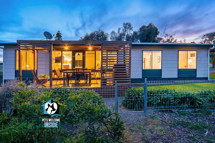Nordic Retro Beach House At Port Elliot - Port Elliot