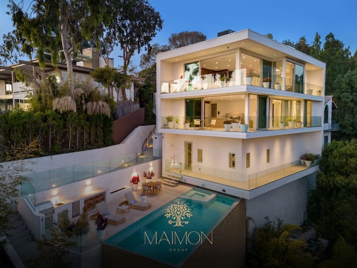 Beverly Hills Getaway W/ Pool, Views & Tranquility - Beverly Hills, CA