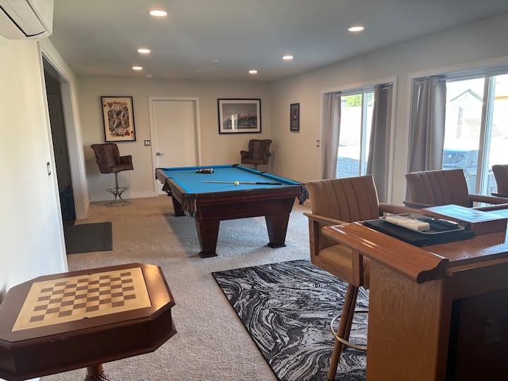 Master W/ensuite, Huge Lot, Great For Small Groups - Henderson, NV