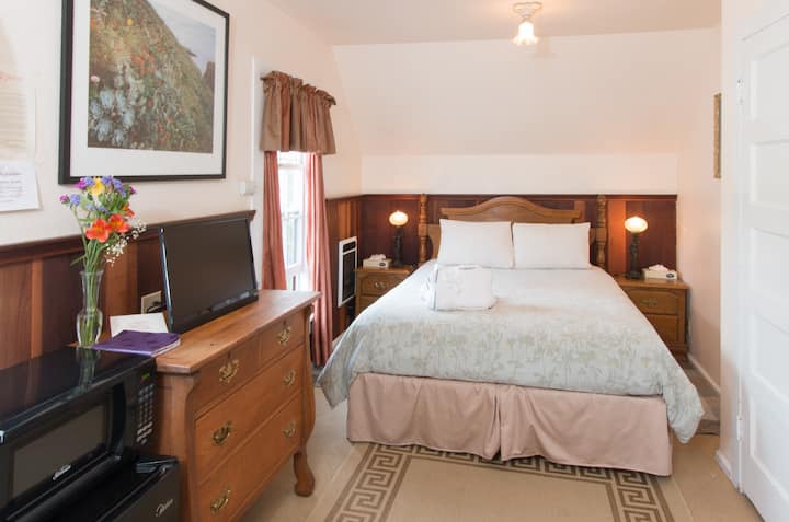 Downtown Mendo Private Room W/bathroom, Free Wi-fi - Mendocino, CA