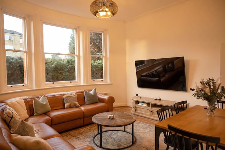 Spacious & Peaceful Victorian Flat In Surbiton - Kingston upon Thames