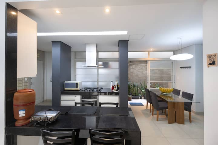 Amplo 3 Qts A Poucos Metros Da Praça Da Savassi. - Belo Horizonte