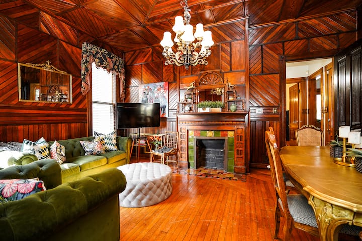 National Historical Home In The Heart Of Lexington - Lexington, KY