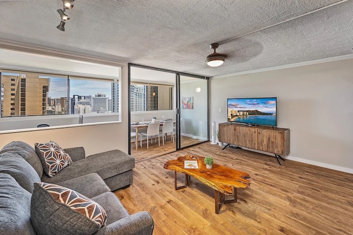 Large 23rd Fl Next To Ritz Carlton Marriott Beach - Honolulu, HI