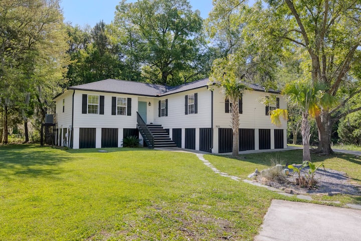 Hot Tub Haven! 7 Beds Endless Summer - Charleston, SC