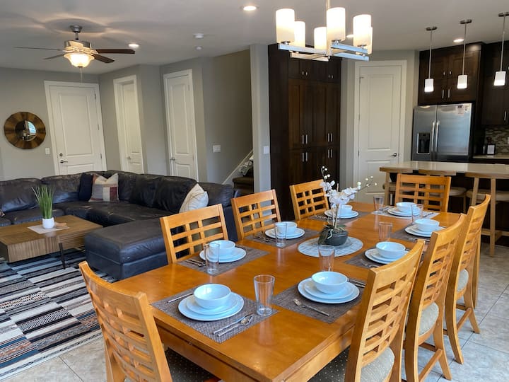Luxury Entrada Townhome | Downtown | Pool | Garage - Arches National Park, UT