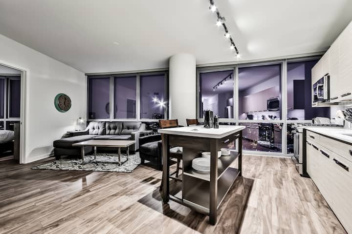 Amazing 1br 1ba Great Location Awesome Views +Pool - Chicago, IL