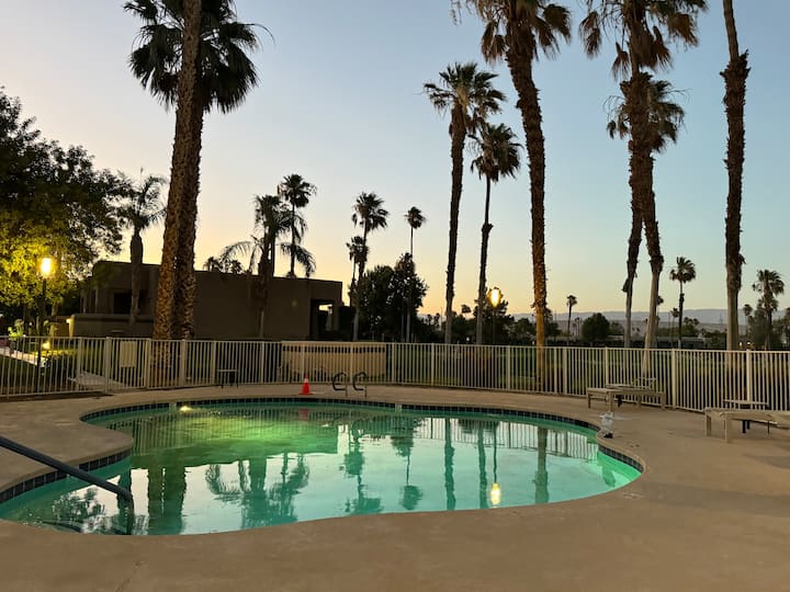 Desert Bliss Gateway,  34 Pools, Golf - Palm Springs, CA