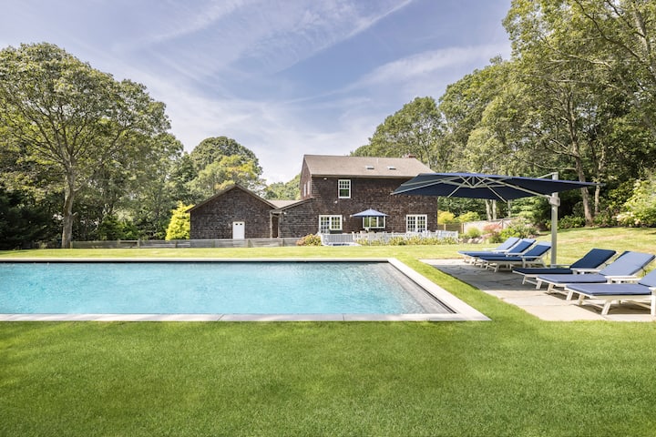 Sag Harbor Village Estate Pool, Spa & Private Acre - Sag Harbor, NY