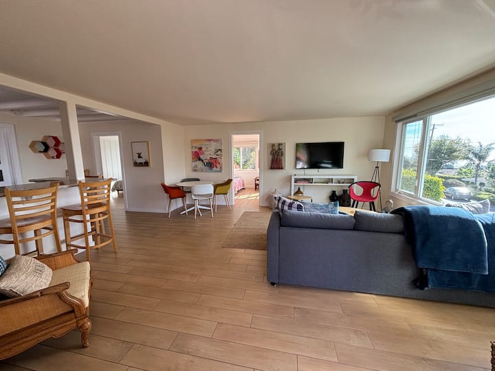 Lovely Laguna Village Ocean View Rental. - 拉古納海灘