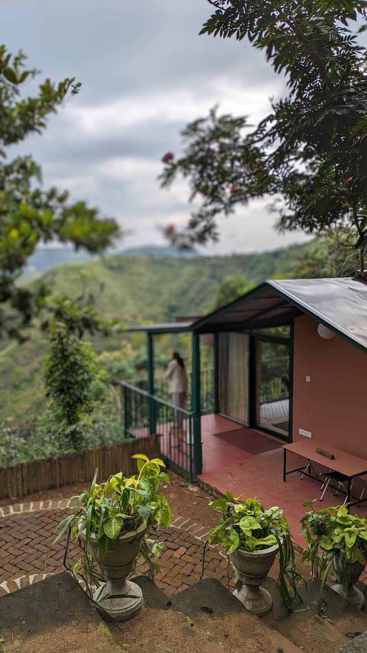 Calliandra - Mountain View Cottage - Vagamon