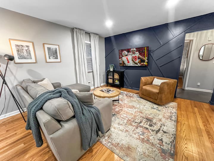 Bold & Beautiful Flat - Unmatched Location! - Columbus, OH