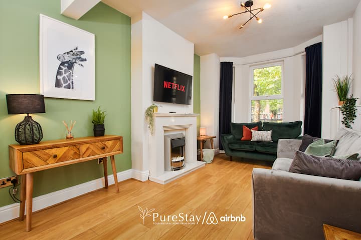 Salford Contractor House | 6 Beds | Parking & Wifi - Manchester