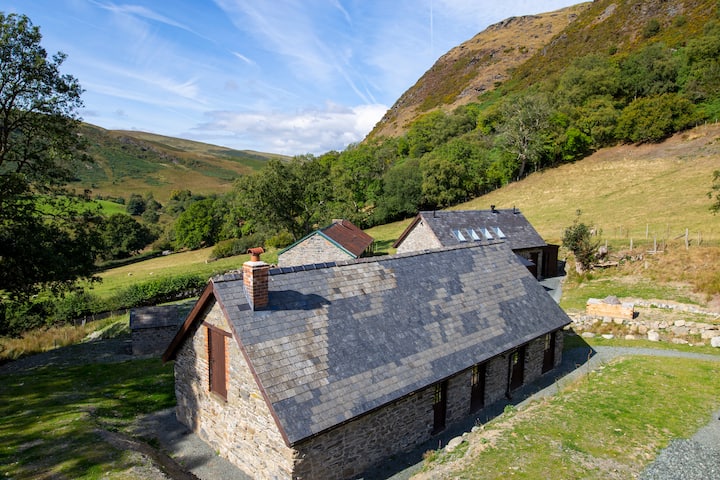 Cwm Clyd Longhouse - Wales