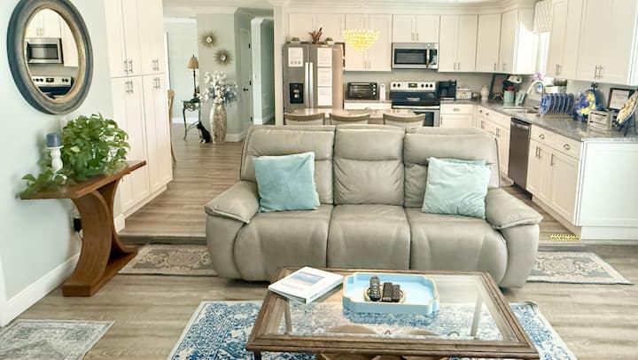 Waterfront Oasis W/ Private Heated Pool & Dock - Merritt Island, FL