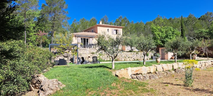 Maison Provençale à La Campagne - Tourtour