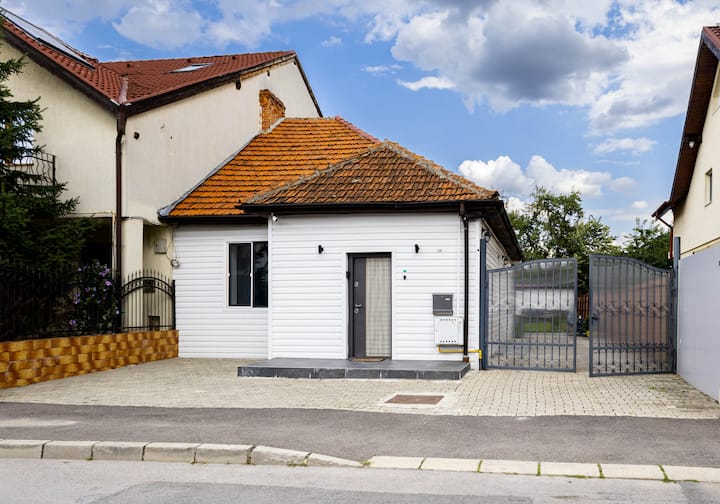 Nordic Villa-with Private Yard, Bbq & Free Parking - Brașov