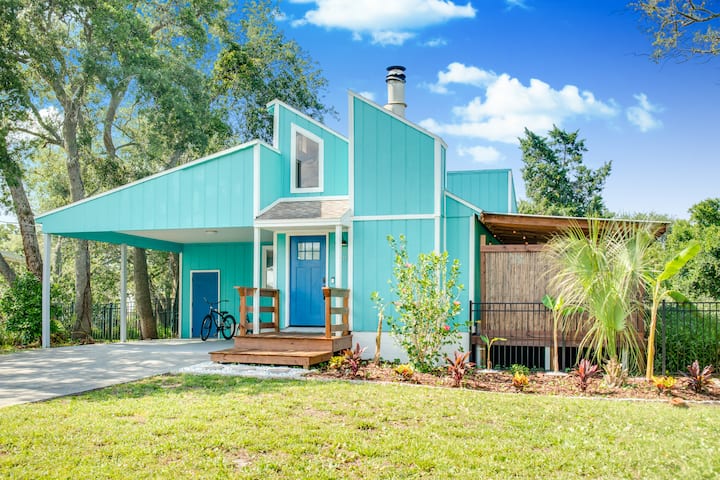 Uncle Reggie's Beach House - St. Augustine Beach, FL