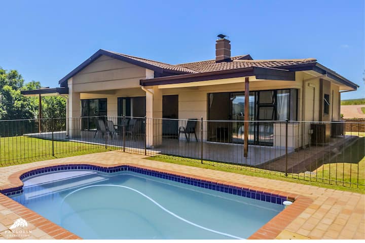 Stunning Serenity With Private Pool & Berg Views - Cathkin Park