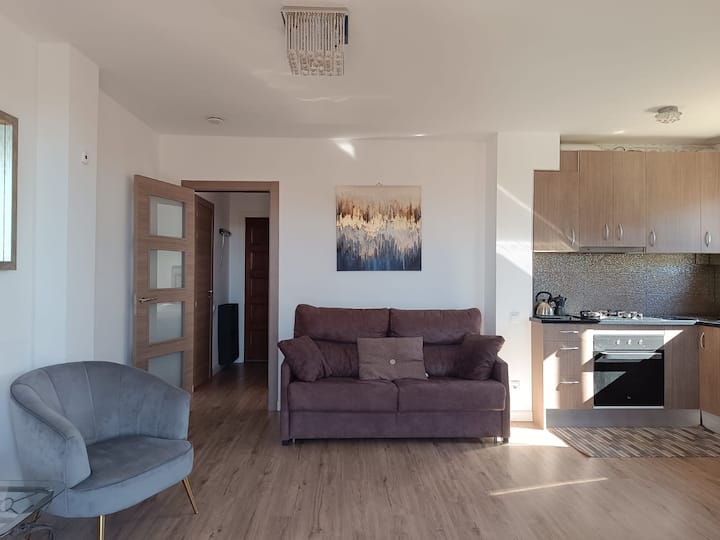 Sunny Apartment | Large Terrace | Walk To Beach - Cunit