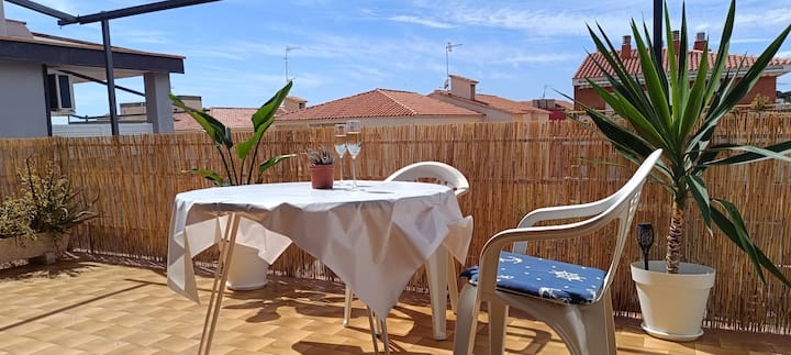Sunny Beach Apartment | Big Terrace | Free Wifi - Vilanova i la Geltrú