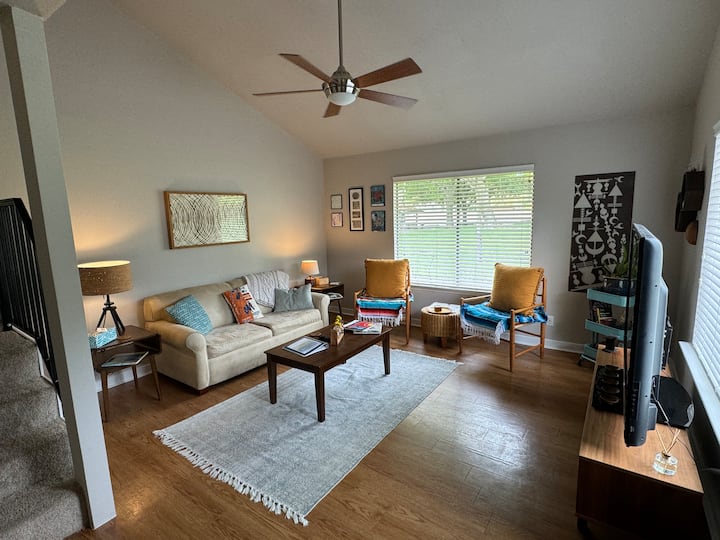Soco Condo In Quiet East Congress Neighborhood - Austin, TX