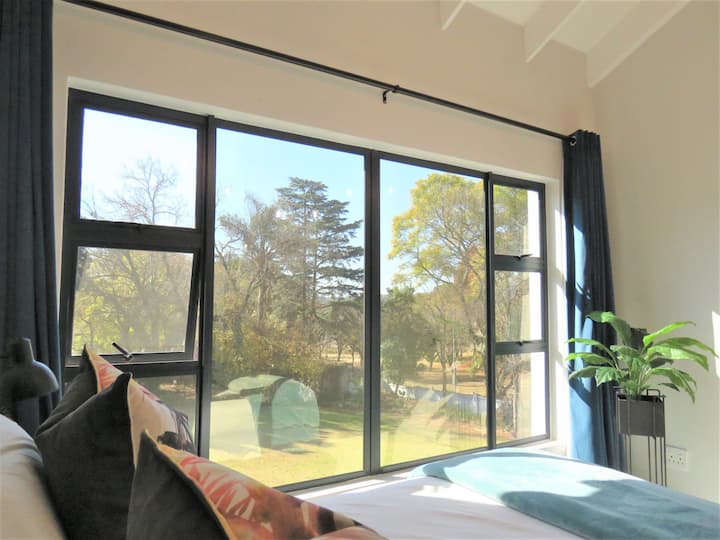 Sandton Cbd 5 Min Away! Flat N6 In Hurlingham - Randburg