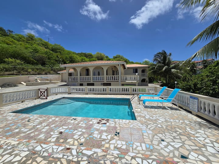 Lovely 5 Bedrooms 3.5 Bathrooms Apartment. - Saint Lucia