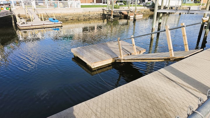 Waterfront House With Floating Dock & Gulf Access - Hudson Beach, Hudson