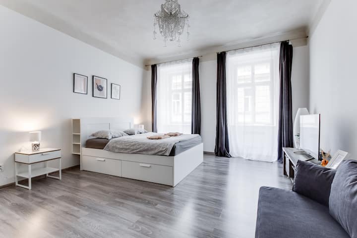 Lovely 1-bedroom Apartment In Heart Of Prague. - Prague