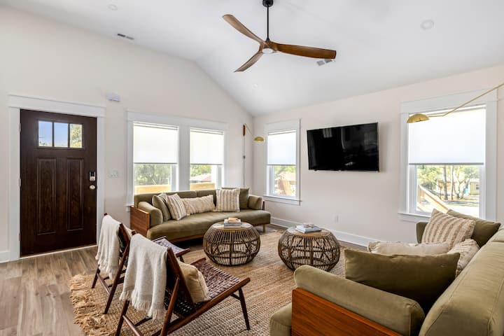 Wave Haven - Bali Style! Hot Tub! - Kitty Hawk, NC